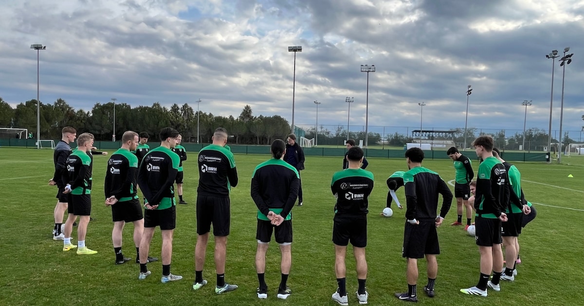 Toch een oefenpotje tussen Twentse teams, maar dan in Turkije ...