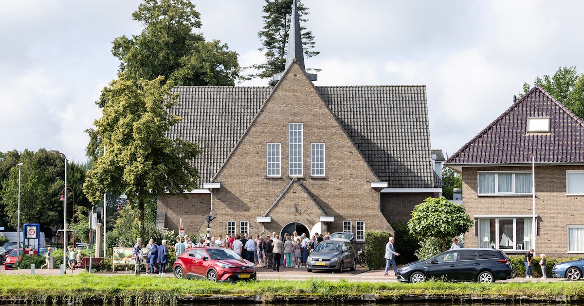 Kerkscheuring aan het kanaal: gelovigen Vroomshoop horen nu bij ...