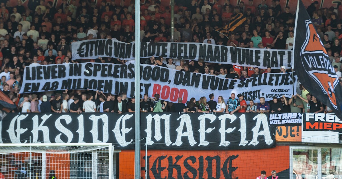 Arnold Bruggink en Jan Streuer volgden wedstrijd tegen Volendam vanuit ...