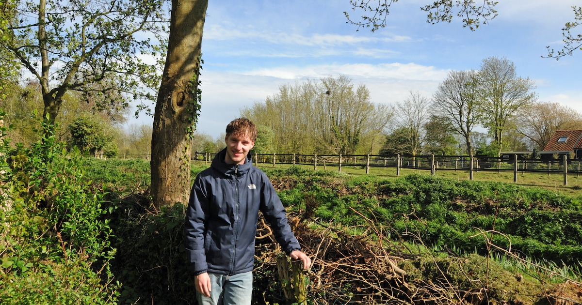 Dronken held Redmar bevrijdt hert en begint een hilarische conversatie ...