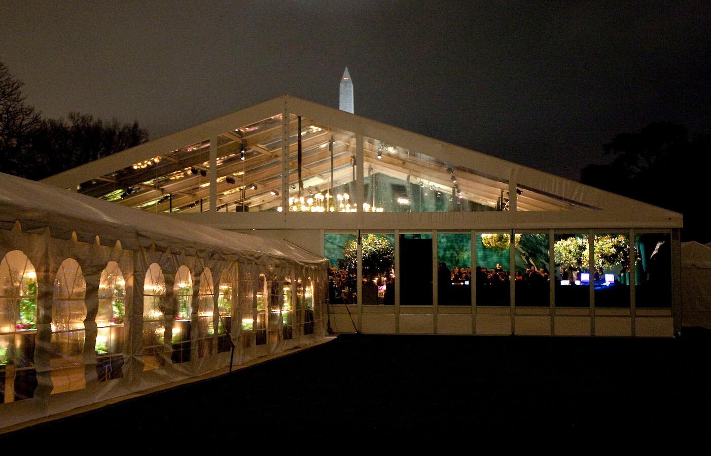 Trump is klaar met diners in ‘oude, verrotte tenten’ en wil balzaal van ...