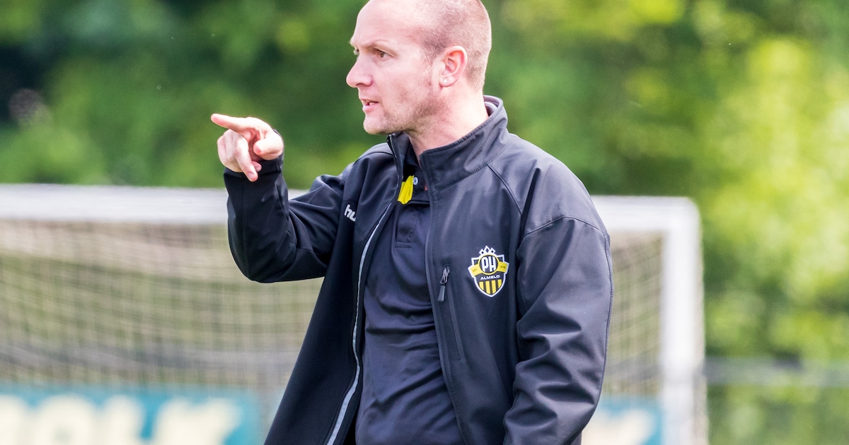 Wel het kampioenschap, maar geen diploma voor trainer Roy Bouck ...