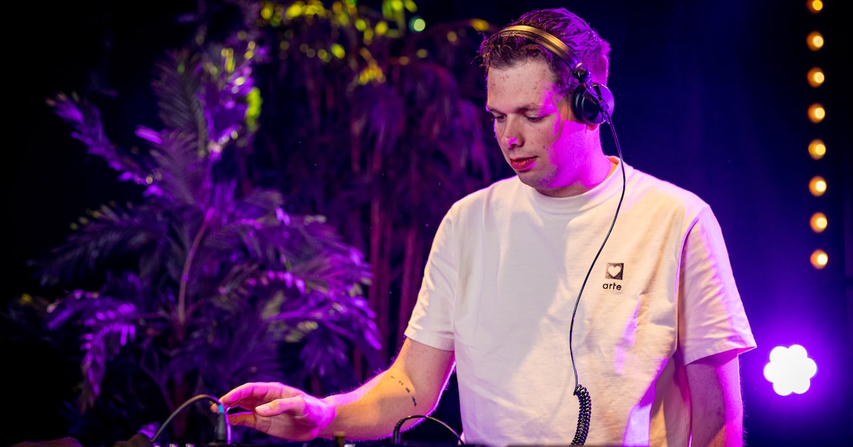 Begonnen bij de disco in het zwembad en komend weekeinde draait Imco ...