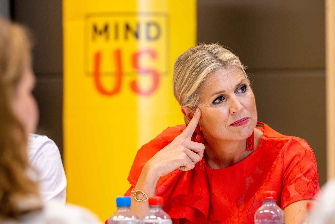 Koningin Máxima pleit in actieplan voor hulp aan jongeren die ‘dichtbij ...