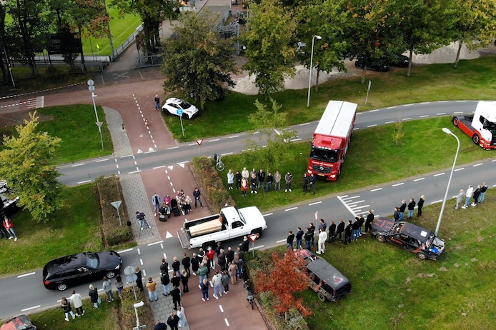 Imposante erehaag voor overleden Jim Wesselink (21) uit Geesteren ...