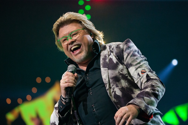 Gezellige avond in Turkije leidde tot megahit Liever te dik in de kist ...