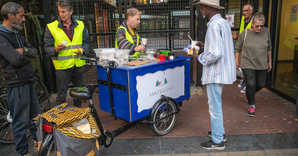 Mee met de bakfiets langs dakloos Apeldoorn: ‘Dit zijn engelen ...