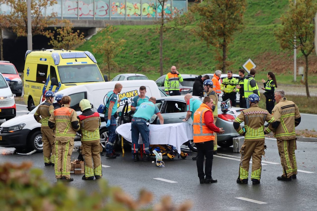 Ongeval op Enschedesestraat in Oldenzaal: één persoon naar ziekenhuis ...