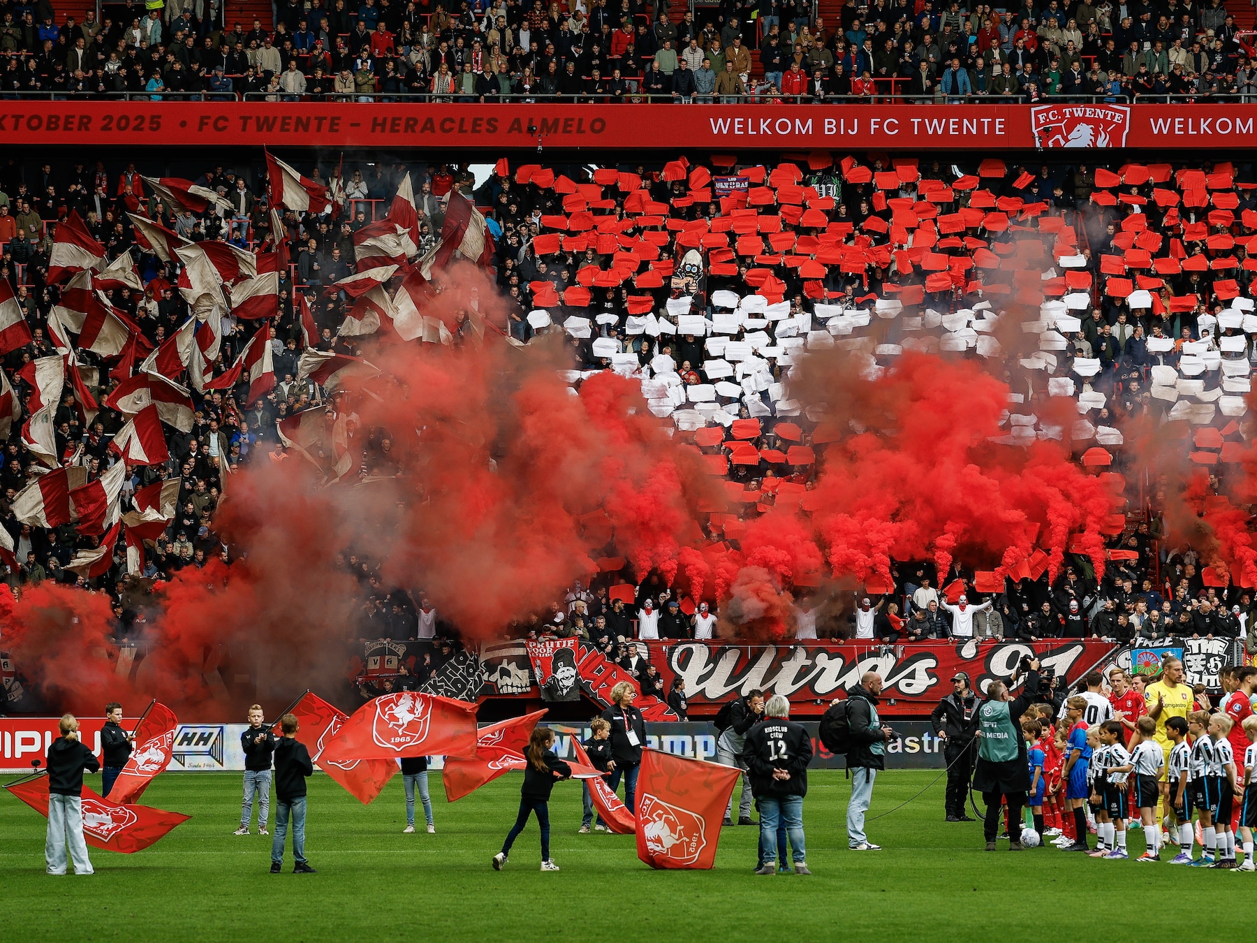 FC Twente viert verjaardag met jubileumwedstijd tegen Schalke 04 | FC ...