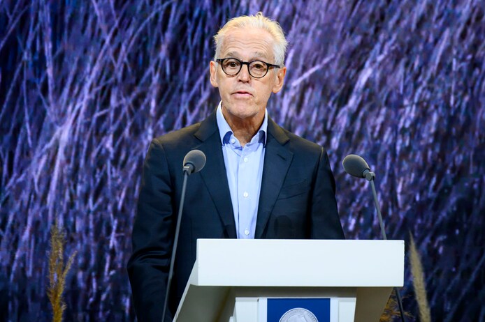 Journalist Derk Sauer (72) ernstig gewond na ongeluk met zeilboot ...