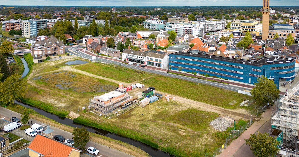 Thomas en Lisette wonen alleen in een gigantisch weiland in het centrum ...