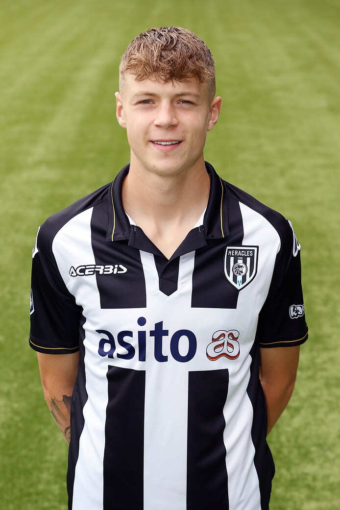 Heracles geeft Bultman en Van Oorschot profcontract | Heracles ...