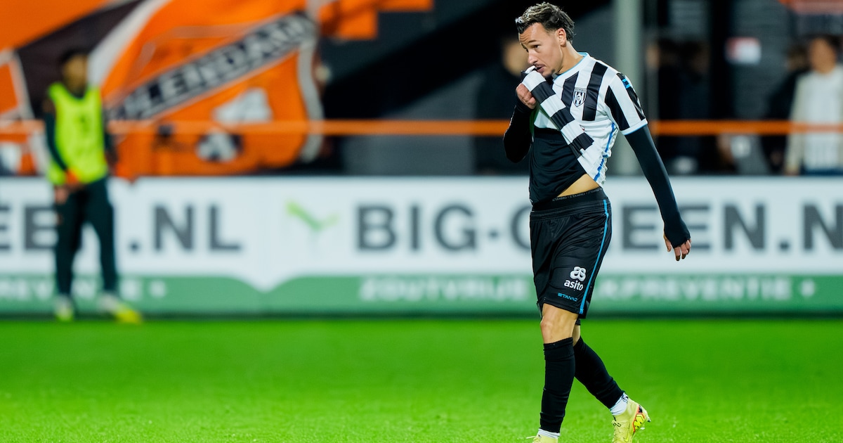 Heracles-trainer Bas Sibum laat Mario Engels in het openbaar vallen ...