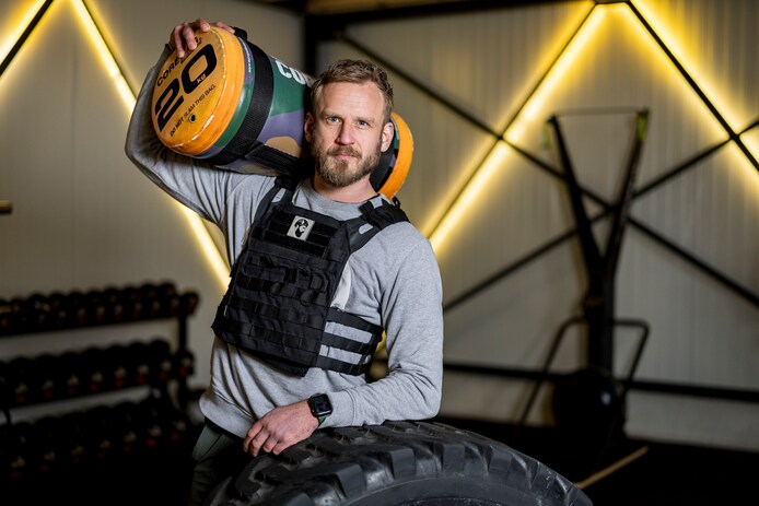 Opstandige Thomas uit Almelo werd flink aangepakt bij korps mariniers ...