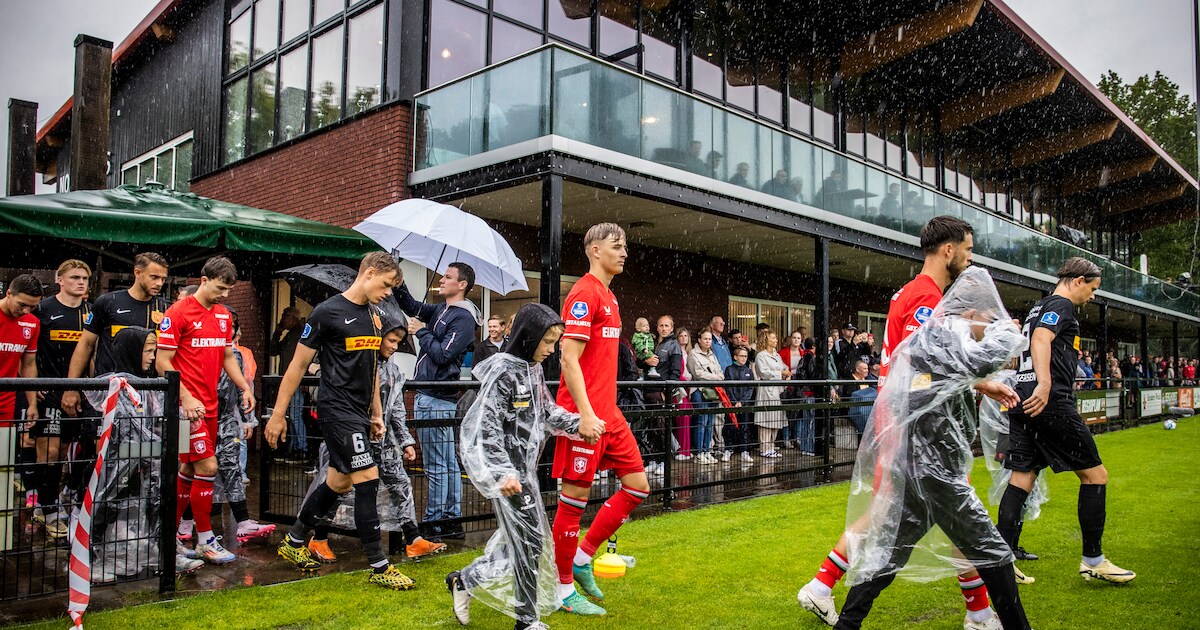 Het zit FC Twente in de voorbereiding nog niet mee: ‘Eerst Stevo, nu ...