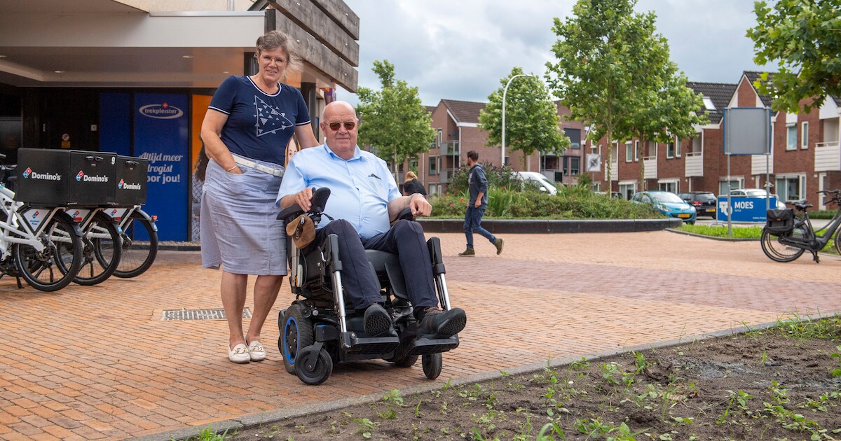 Nog even en rolstoeler Frits (62) uit Rijssen kan weer met de auto naar ...