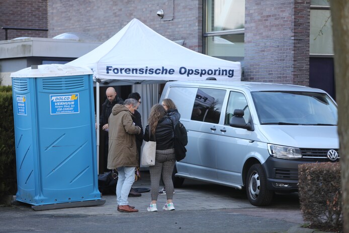 Identiteit overleden vrouw Apeldoorn bekend, politie doet onderzoek in woning | Apeldoorn ...