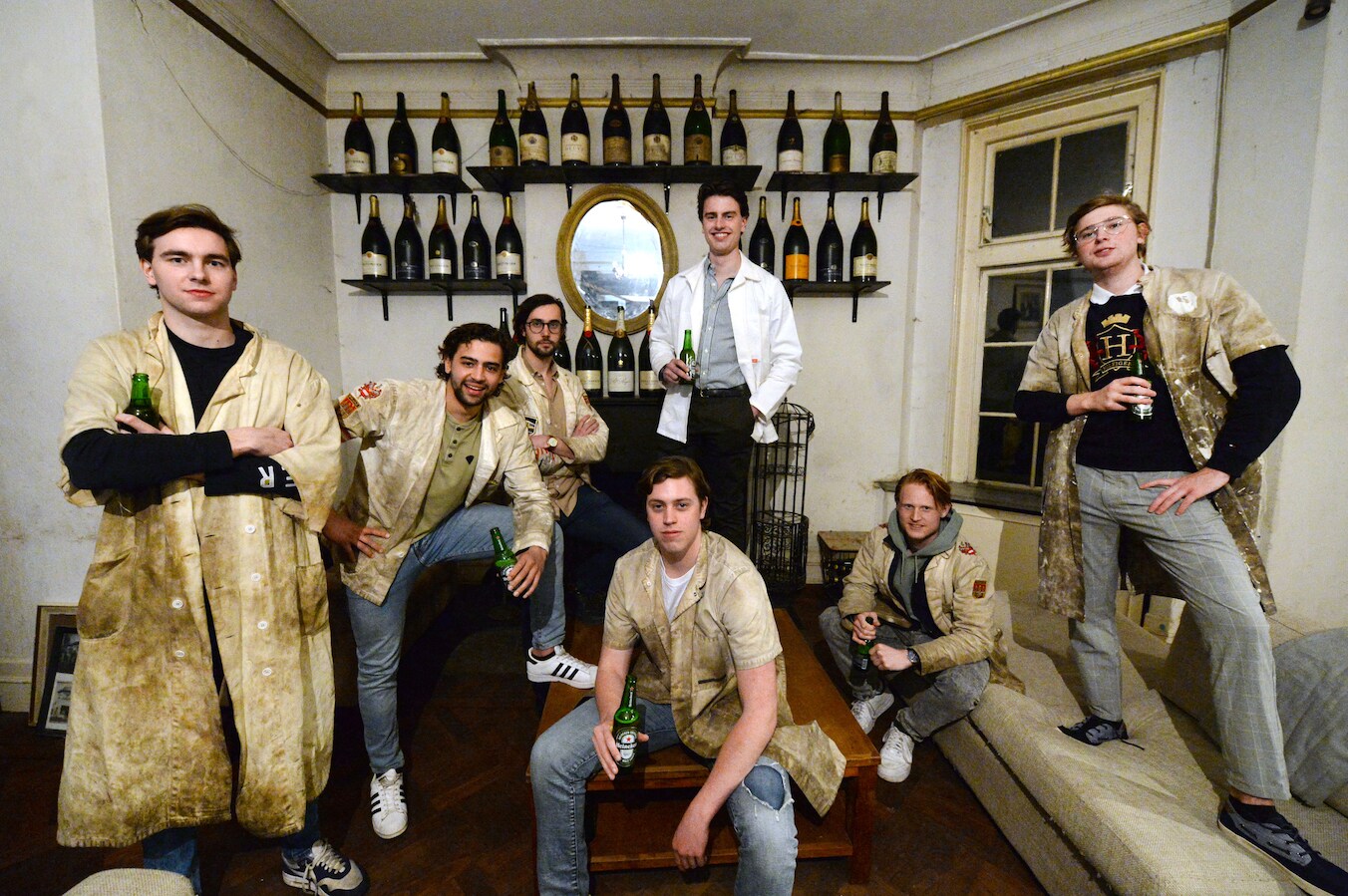 Enschede krijgt er officieel een studentenhuis bij: het fictieve Huize ...