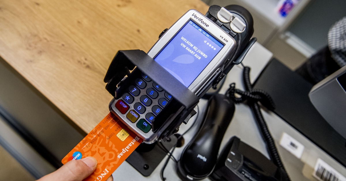 Gemeente Rijssen-Holten deelt prepaid bankkaarten uit aan Oekraïners ...