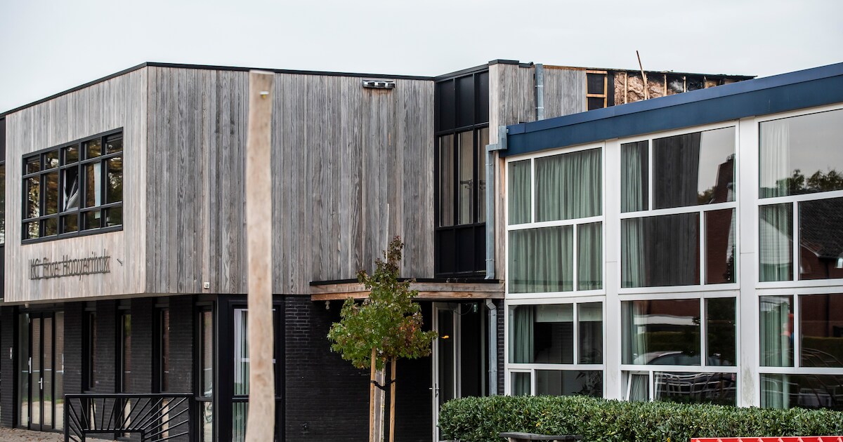 Na ‘boekverbranding’ op het dak wil basisschool Erve Hooyerinck in ...