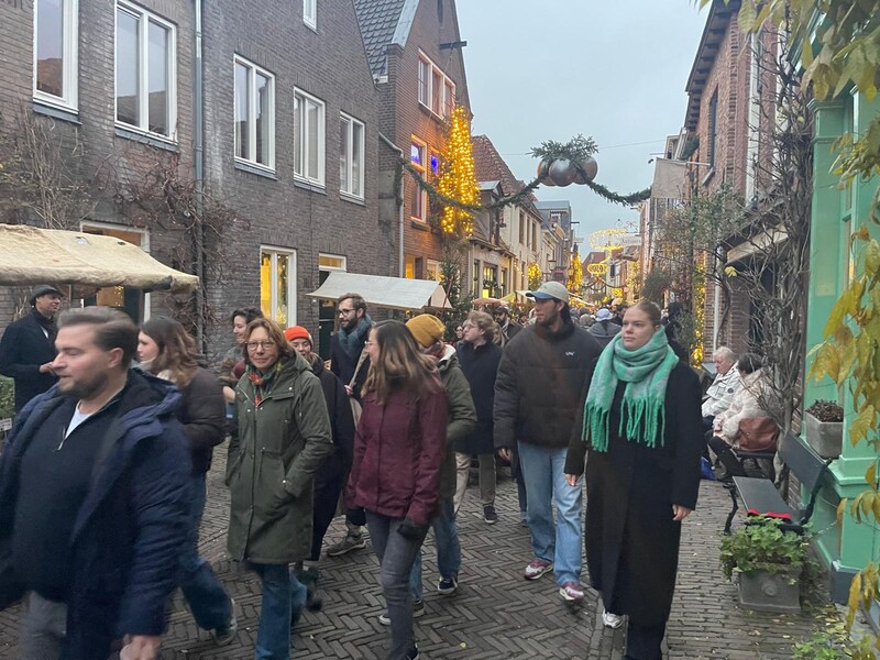 Minder bezoekers dan eerdere jaren op Dickens Festijn • Eerste betaalde ...