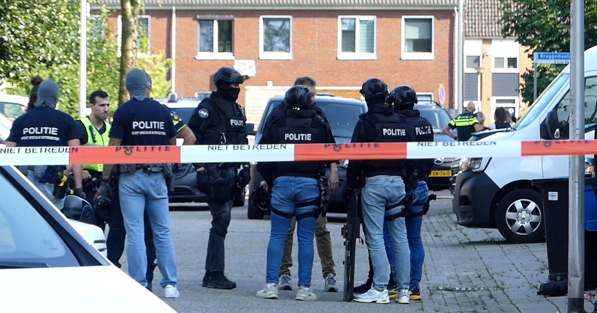 DSI doet inval in woning Enschede, maar treft niemand aan | Enschede ...