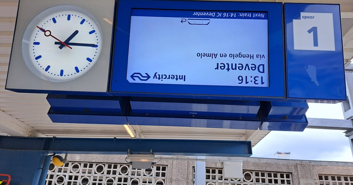 Informatiescherm NS op station Enschede is kluts kwijt: vertrek van ...