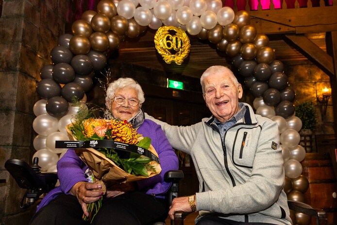 Henk en Thea zijn zestig jaar getrouwd maar wonen niet meer samen: ‘We ...