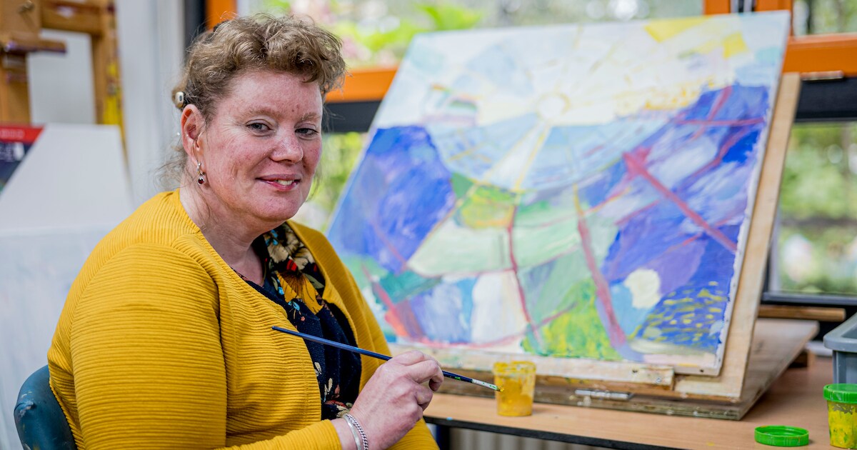 Merlyn (44) uit Oldenzaal kan ‘toveren’ met kleur, haar schilderijen ...