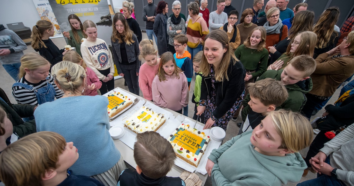 Taart, want het theaterspektakelstuk Codename Zipper in Den Ham begint ...