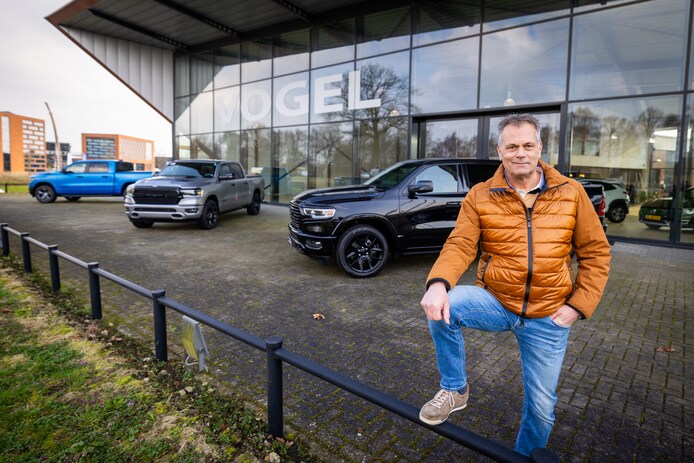 Verkoop van Amerikaanse SUV's vanuit voormalig pand Autobedrijf Vogel ...