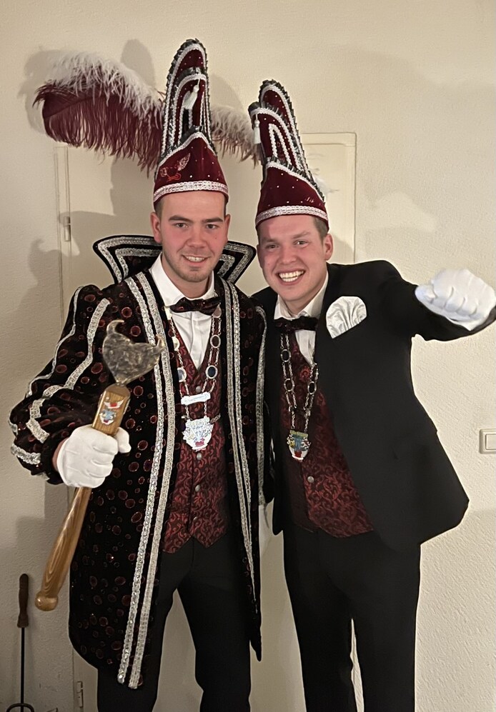 Graaf Gijs I voert carnaval bij EL Casanova Denekamp aan | Dinkelland ...