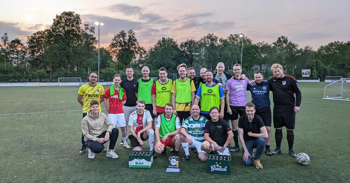 ‘Mooi gebaar’: amateurvoetballers bieden excuses aan na bizar incident ...