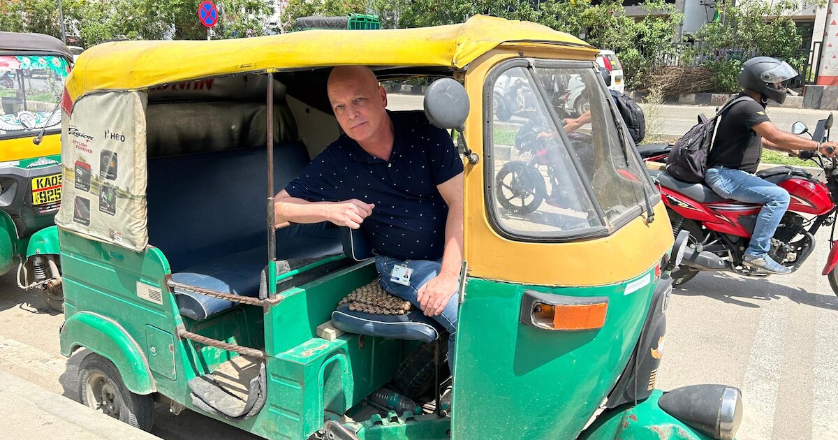 Roland uit Borne vertrok als vrijgezel naar India en woont er nu 17 jaar met vrouw en kind ...