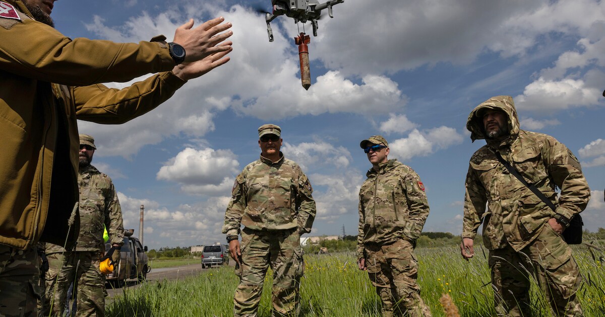 ‘Om de oorlog te winnen, moet Oekraïne de grens over’, en dat doen ze dus ook | Buitenland ...