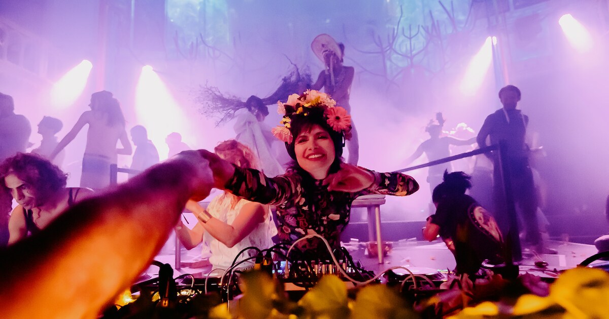 DJ Isis viert jubileumjaar: in Goor opgegroeide pionier van de ...