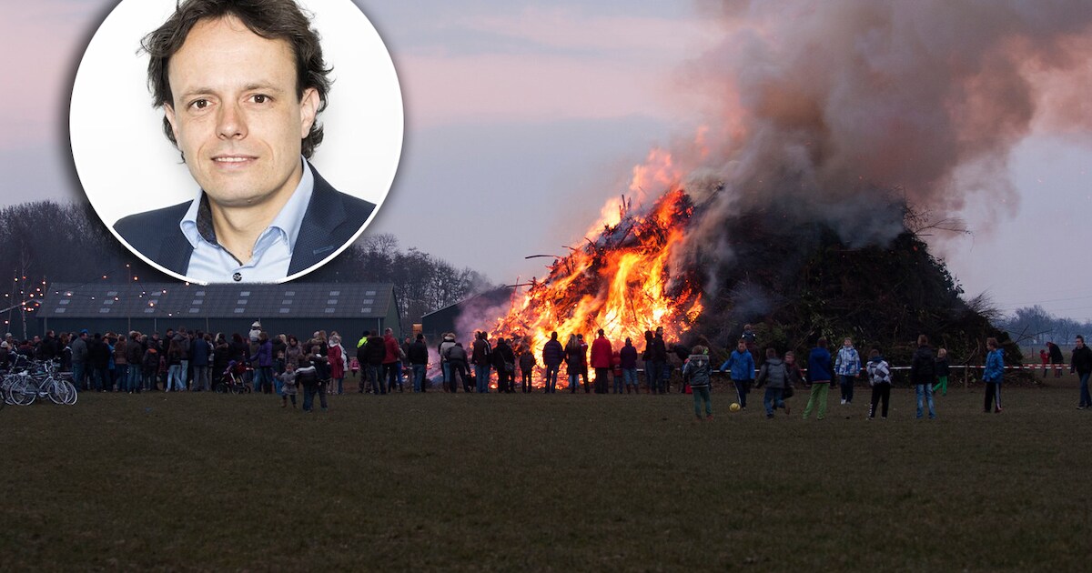 Waarom mag heide wel platgebrand worden, maar paasvuren niet? ‘Goh, dat ...
