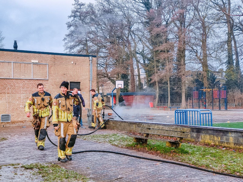 LIVE | Brand in berging appartementencomplex in Enschede ...
