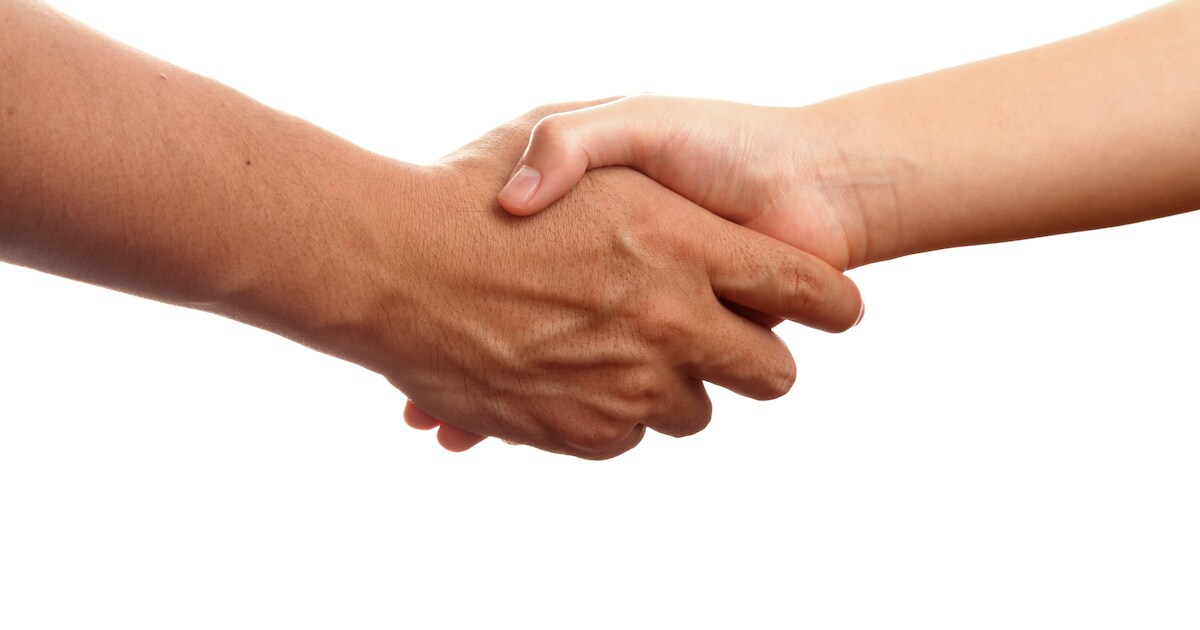 Medewerkers Enschedese zorggroep schudden even geen handen | Enschede ...