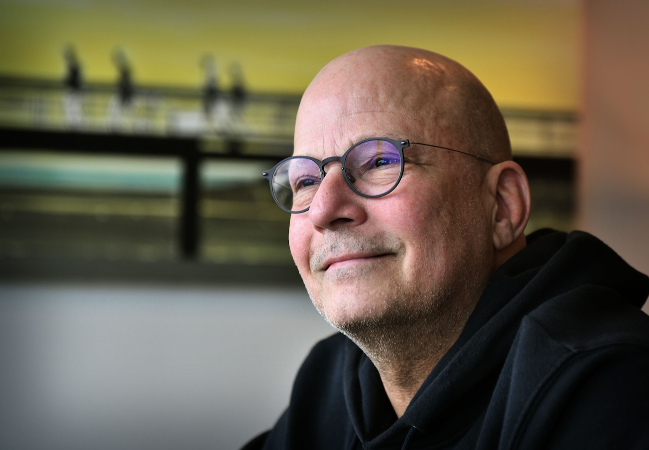 Hoe oud-Enschedeër Eelco Meuleman vrolijk werd van het bericht dat hij ongeneeslijk ziek is ...