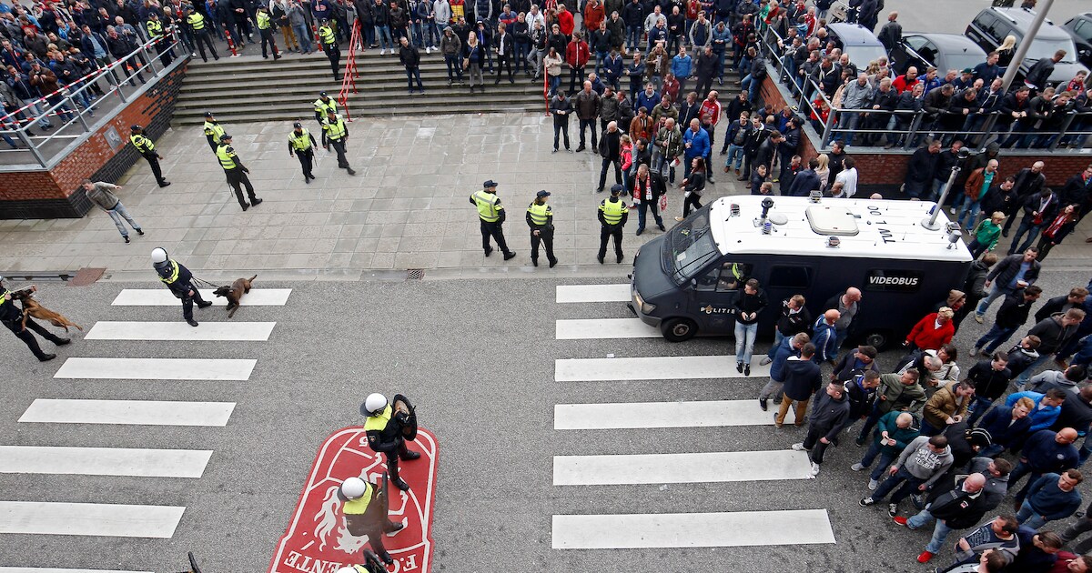 Schoppende supporter bij FC Twente-rellen bestraft met boete | Enschede ...