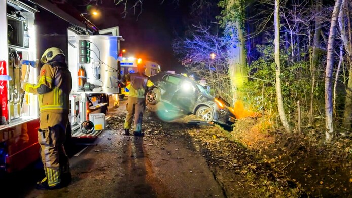 Zwaar ongeval op Buurserstraat in Enschede: bestuurder met spoed naar ziekenhuis | 112 nieuws ...