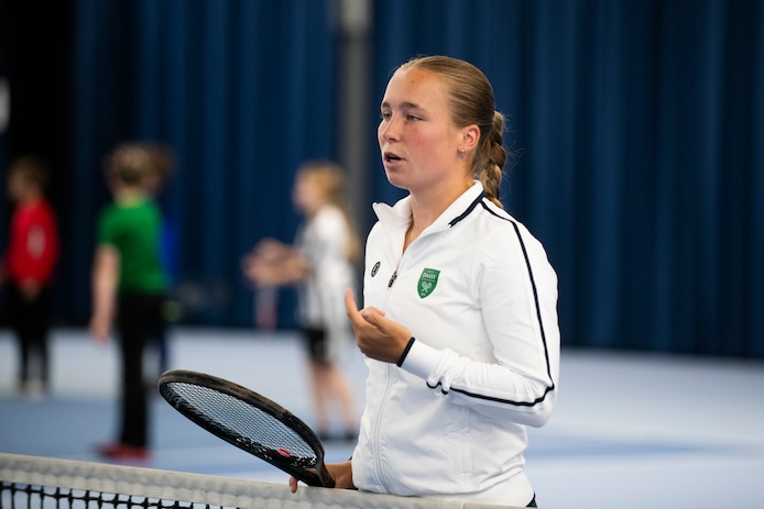 Zelfvertrouwen is het sleutelwoord voor tennisster Sarah van Emst ...