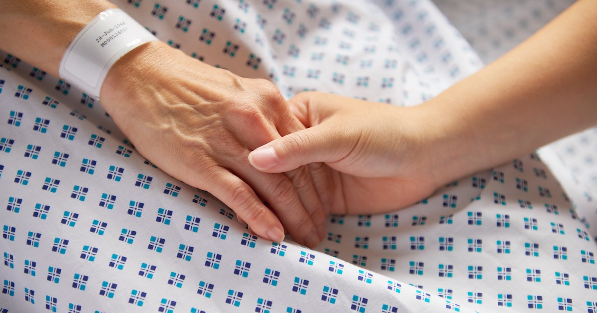 Arts komt niet altijd bij ’s nachts overlijden in verpleeghuis: ‘Blijft u maar naast uw ...