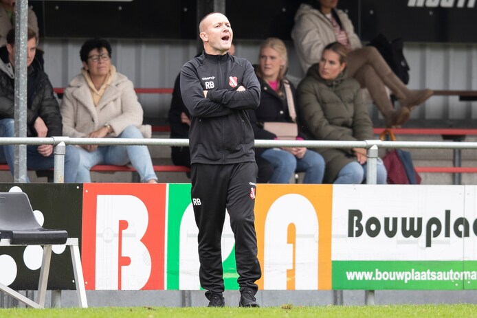 Trainer Bouck vertrekt bij vv Daarlerveen, Twenthe Goor door met Bolink ...