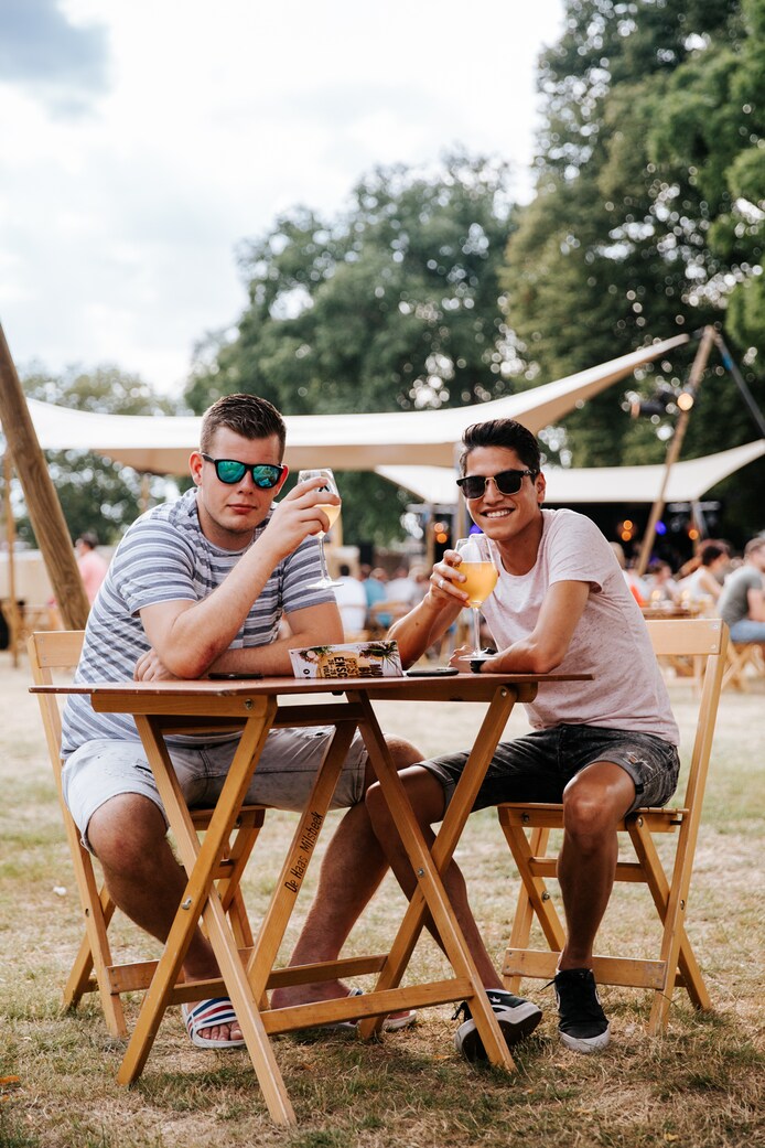 Mout Bierfestival Enschede gaat door: ‘Bier uit blik heeft onterecht ...