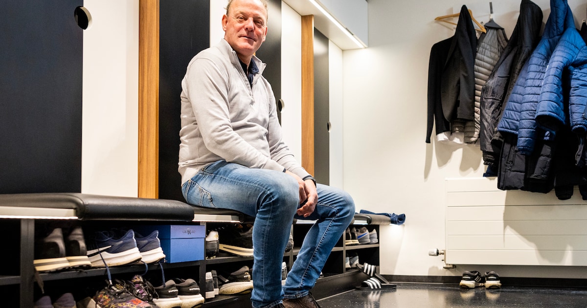 Terug tussen de spelers: René Kolmschot (57) wordt teammanager bij ...