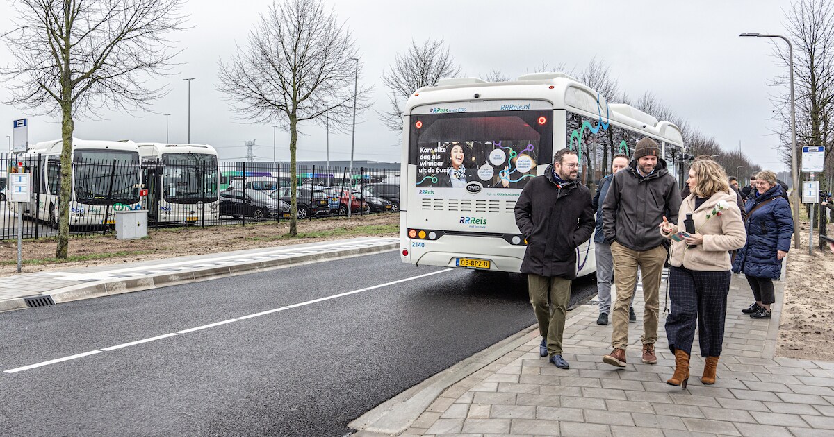 Overijsselse politici hebben genoeg van chaotisch busvervoer: ‘Wij ...