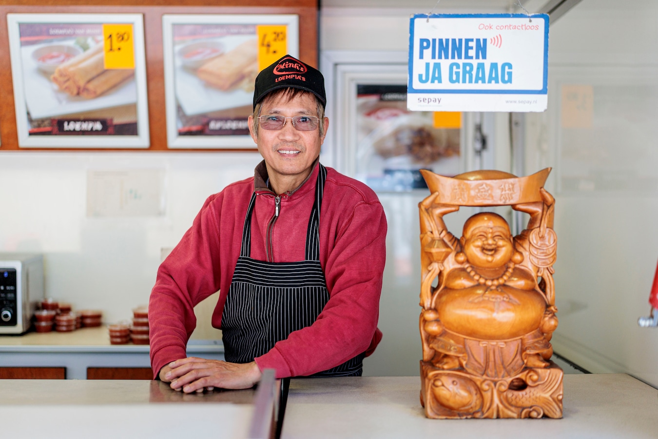 Minh maakte donkere oorlogsjaren mee in Vietnam, maar is nu als ...