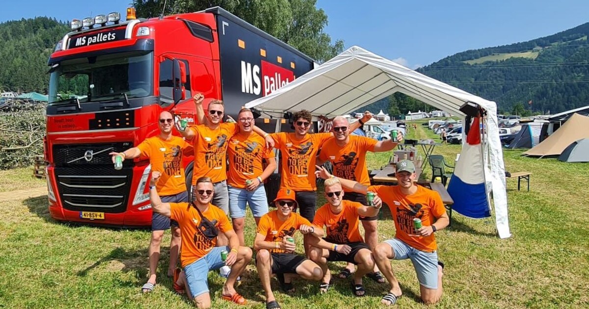 Max Verstappen-fans uit Twente vieren groot feest in Oostenrijk: ‘Om 9 ...